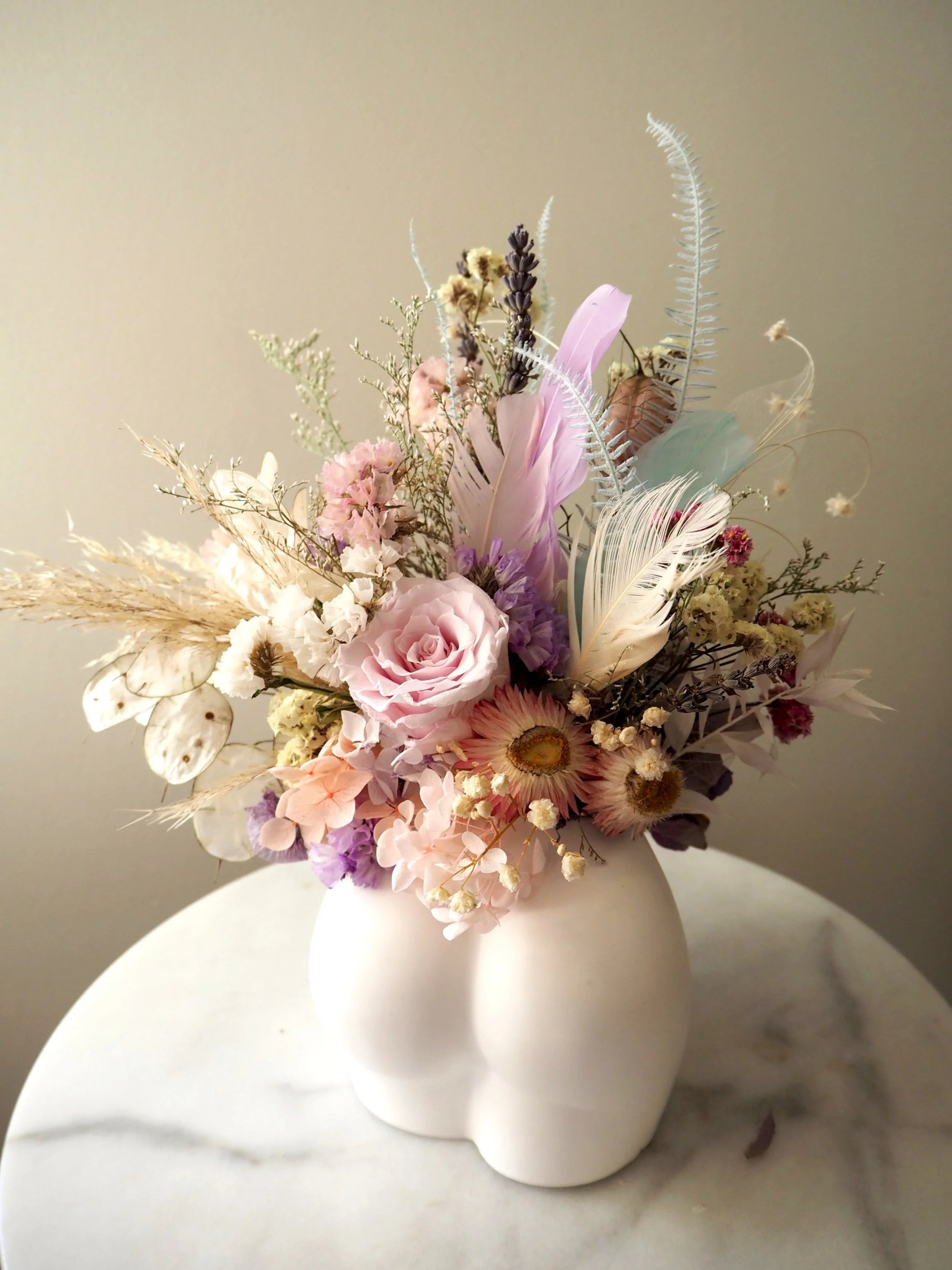 Cheeky Pose Arrangement – Clara Belle Design